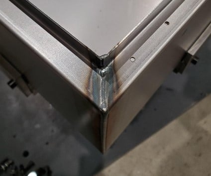 Setting up a weld removal cell